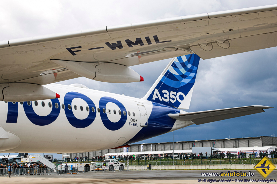 :: aviofoto.lv - Airbus A350-1041